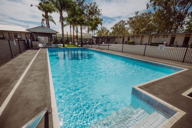 Healing Artesian Spa Pools Moree | Hot Thermal Pools | Artesian Spa ...